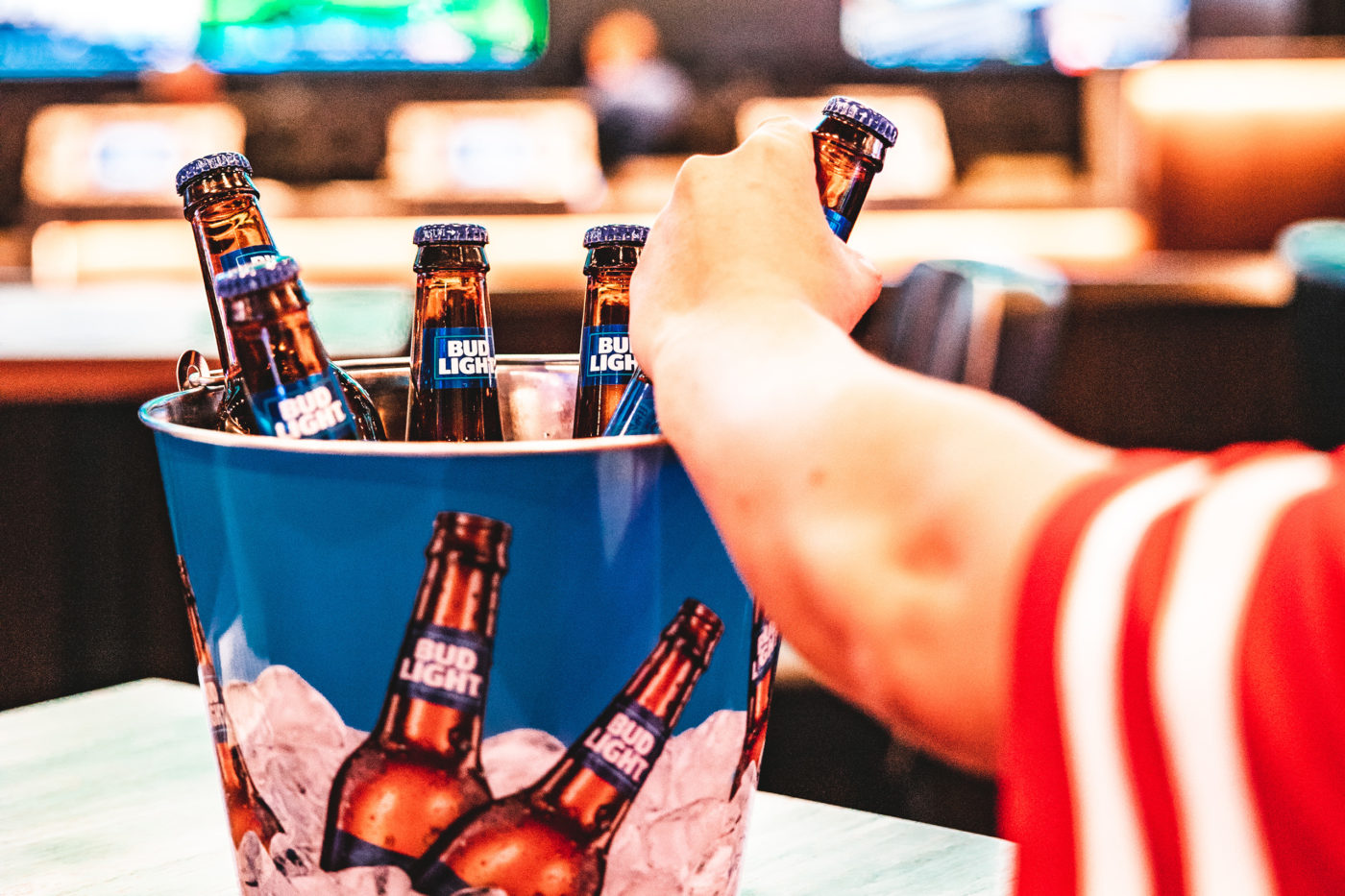 Sportsbook Restaurant | Legends Bay Casino | Sparks